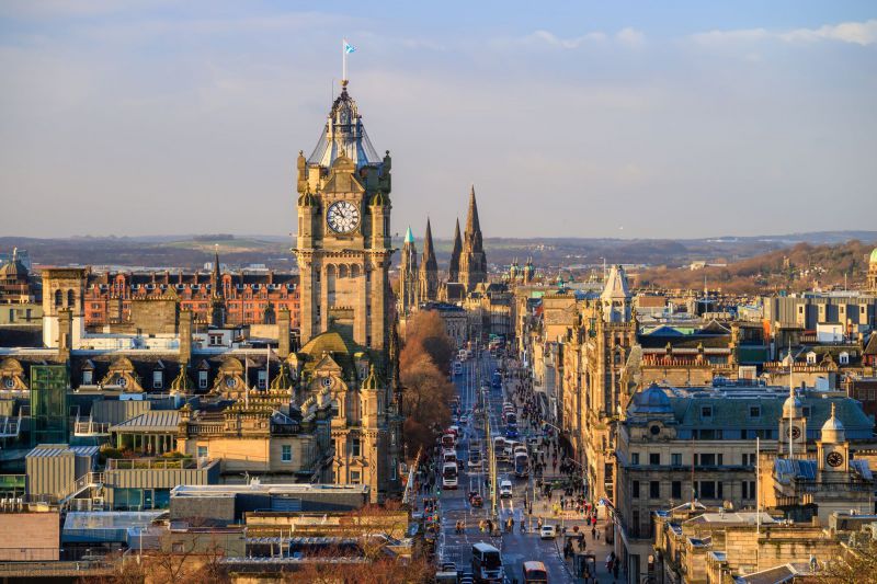 Holyrood Scavenger Hunt: An Excellent Adventure in Edinburgh