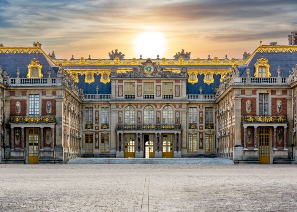 Versailles France Scavenger Hunt: Palace Pursuit: Versailles Edition