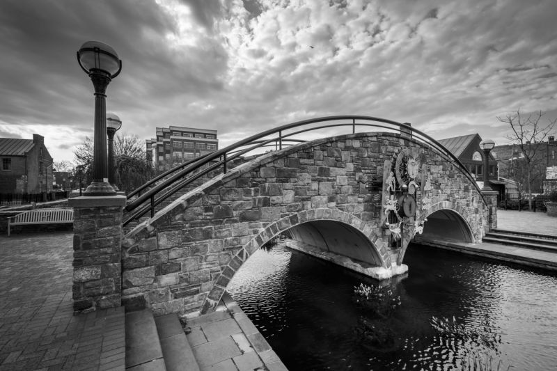 Frederick Ghost Tour: Frederick Ghost Hunt | Let's Roam