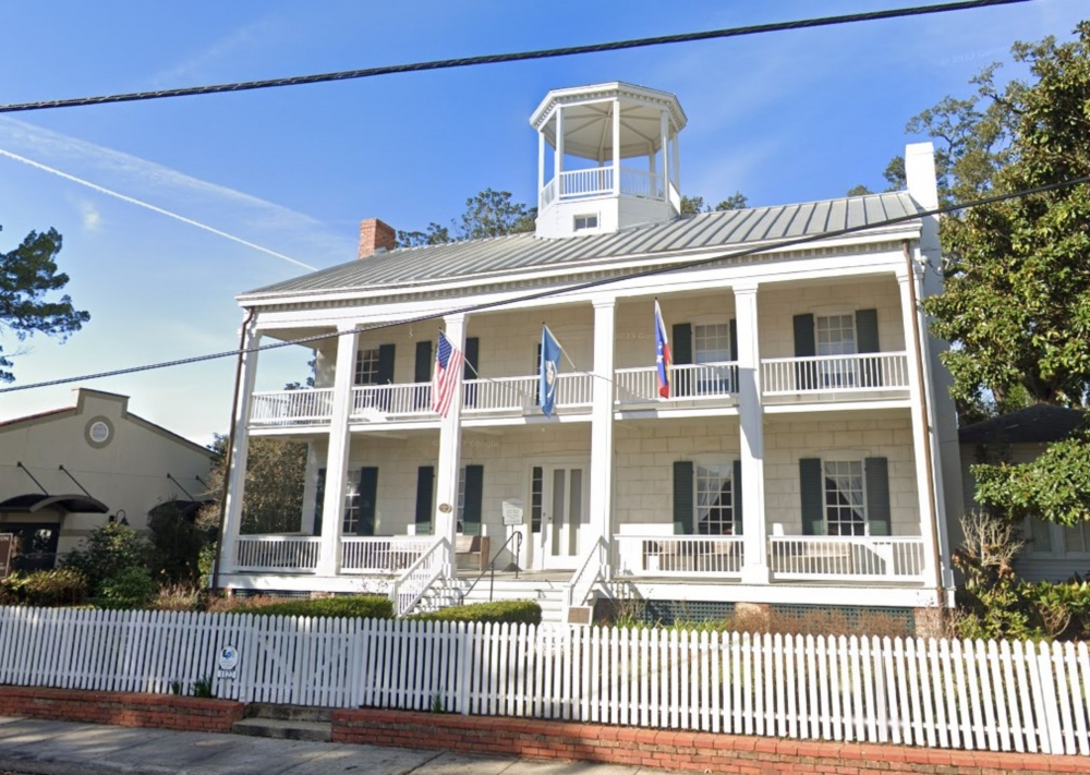 Alexandre Mouton House | Lafayette | Let's Roam Local Guide