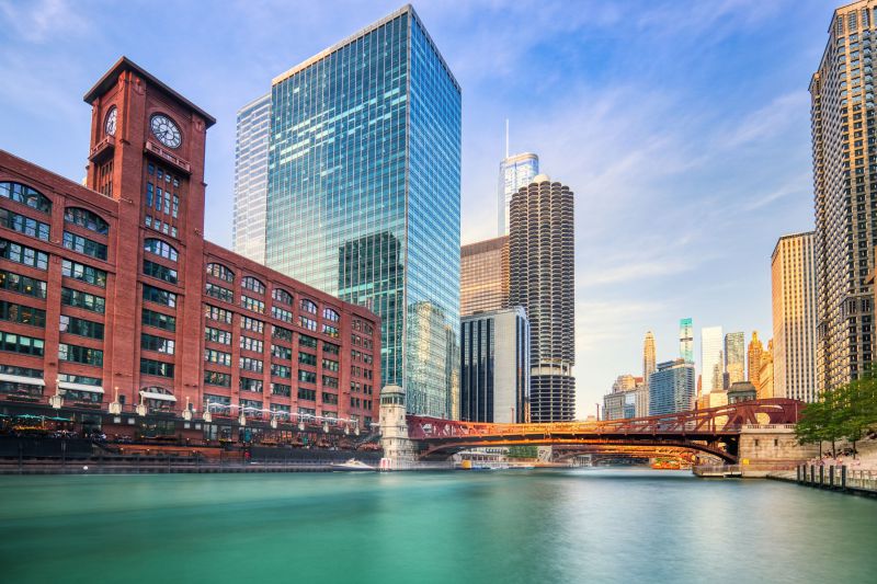 Magnificent Mile Scavenger Hunt: Chicago's Magnificent Mile